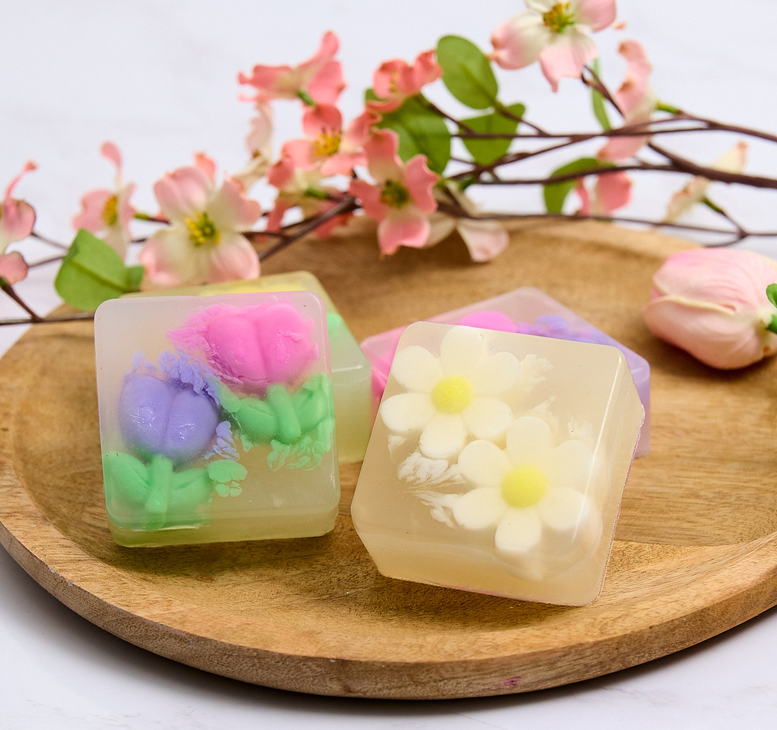 How To Make Clear Flower Soap Bars - Melt & Pour Recipe - The Soap Kitchen